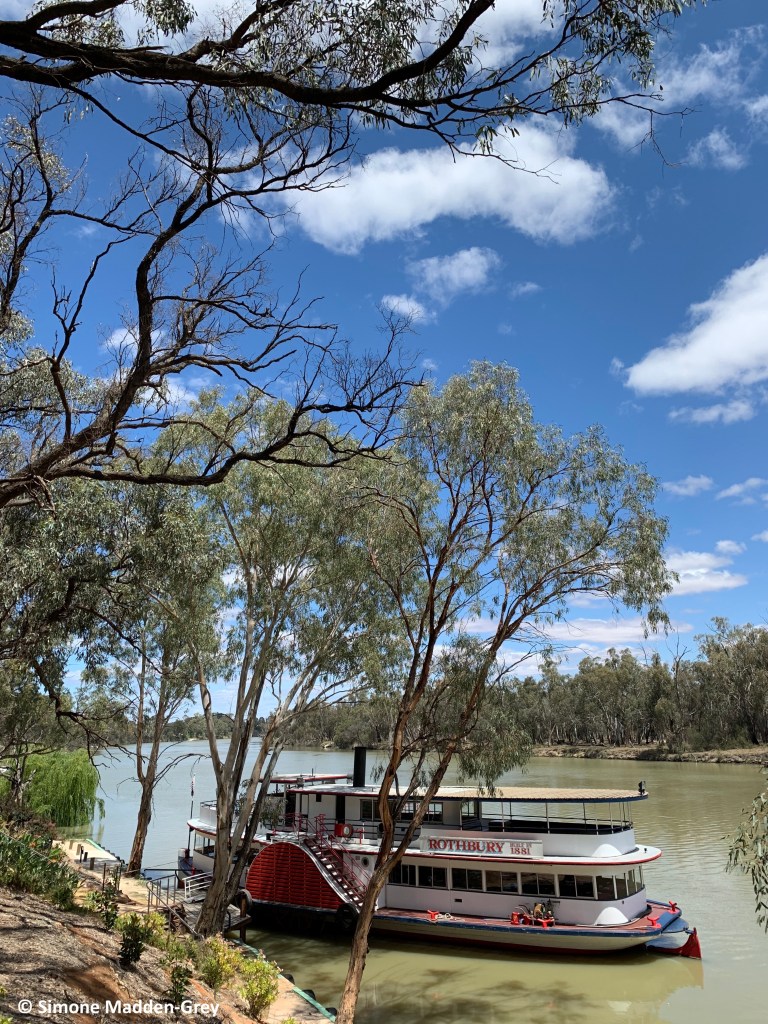 Simone Madden-Grey : Happy Wine Woman